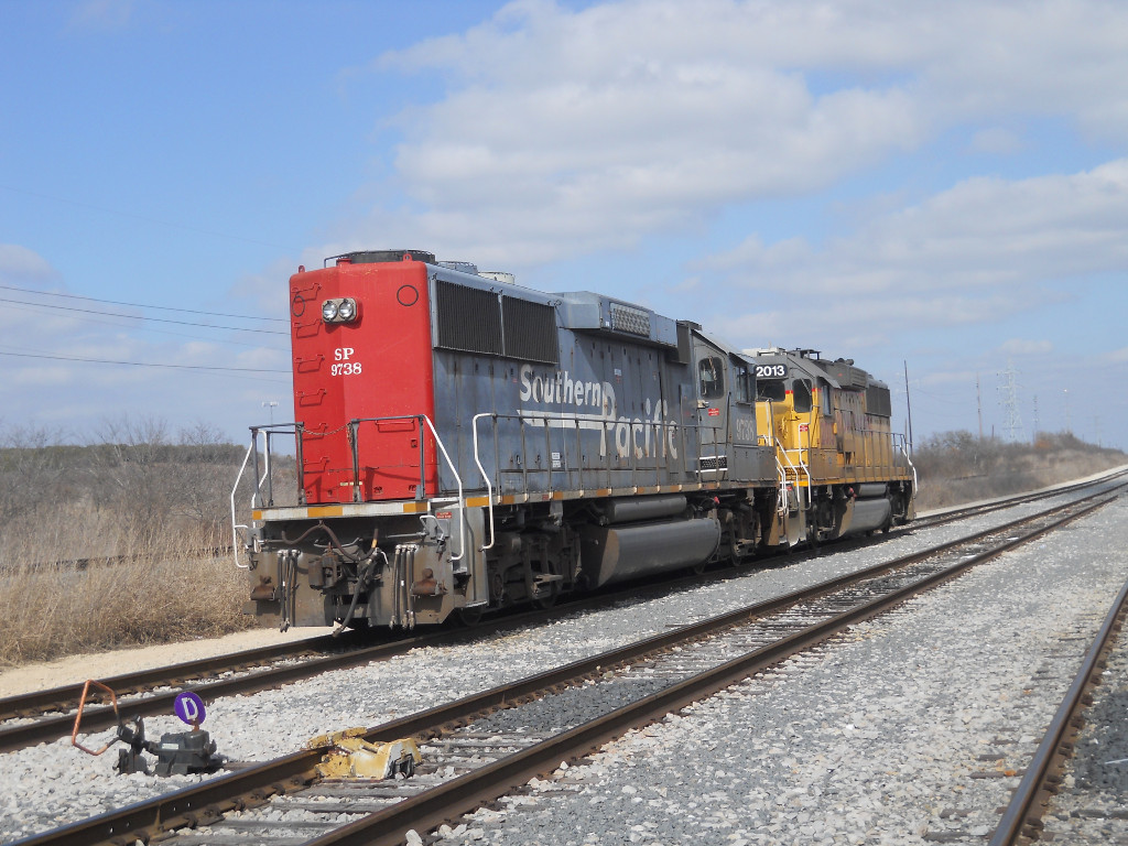 SP 9738 15Feb2011 Tied down in JAMA yard